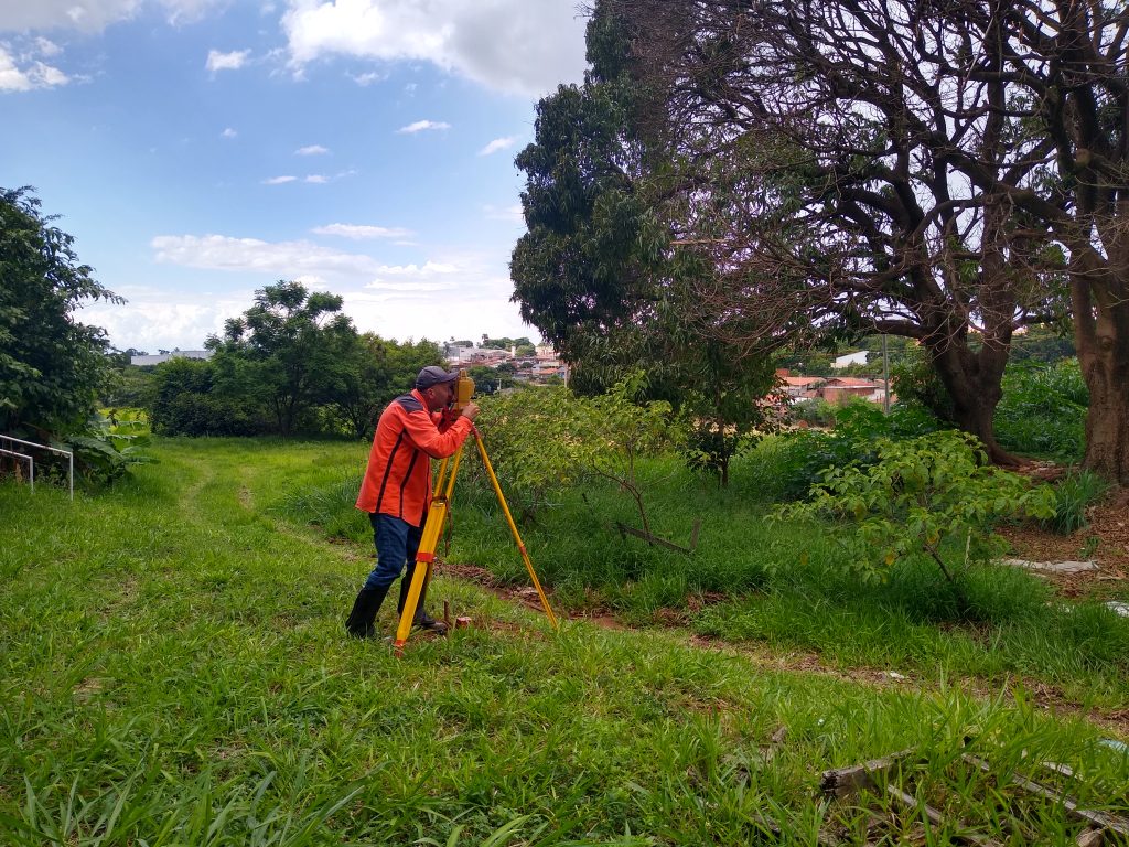 O que é Topografia: Guia Completo - Geourbe